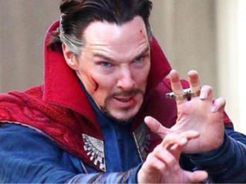 Por que o Doutor Estranho precisa de um anel para fazer portais?